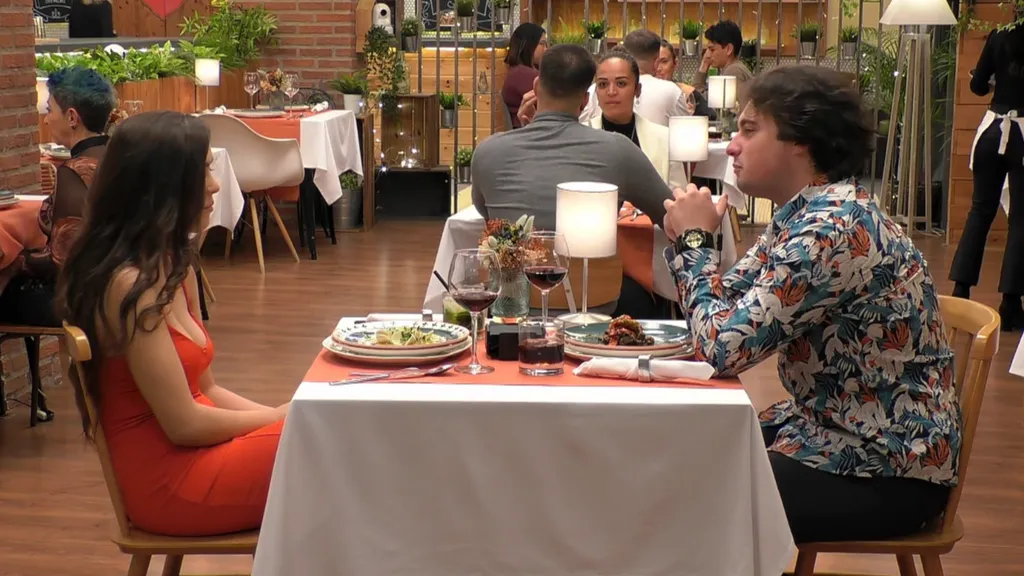 Paula desenmascara a su cita en First Dates: «Te crees Brad Pitt ...